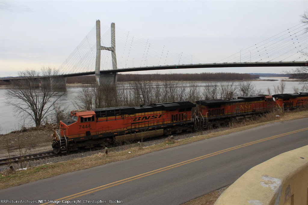 BNSF 7444